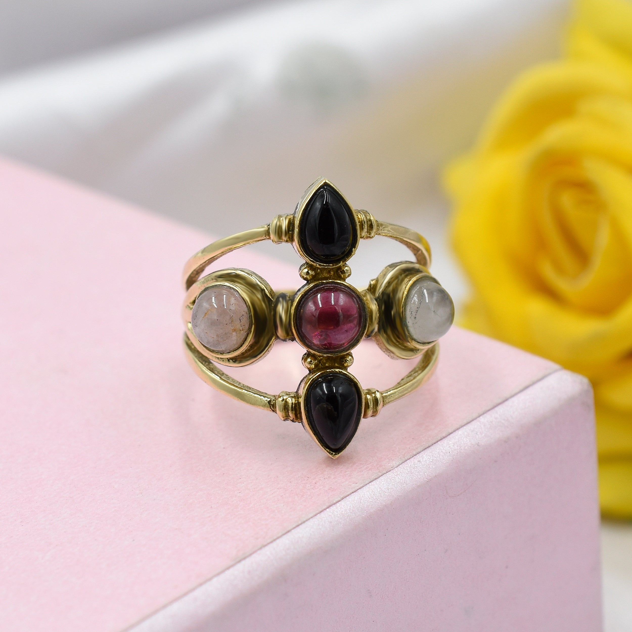 Glimmering Vines Stone Ring – OnetabyDSG